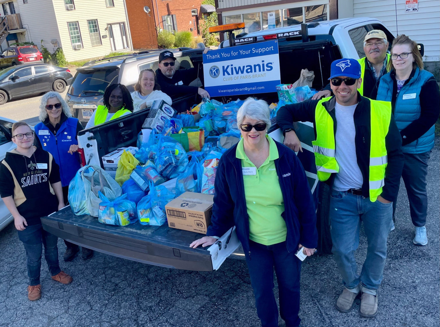 Kiwanis Club of Paris-Brant collects donations for Food Bank | BrantBeacon