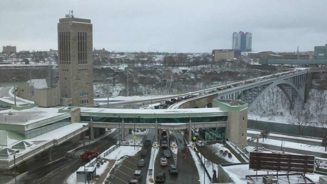 Explosion reported at Rainbow Bridge in Niagara Falls | BrantBeacon