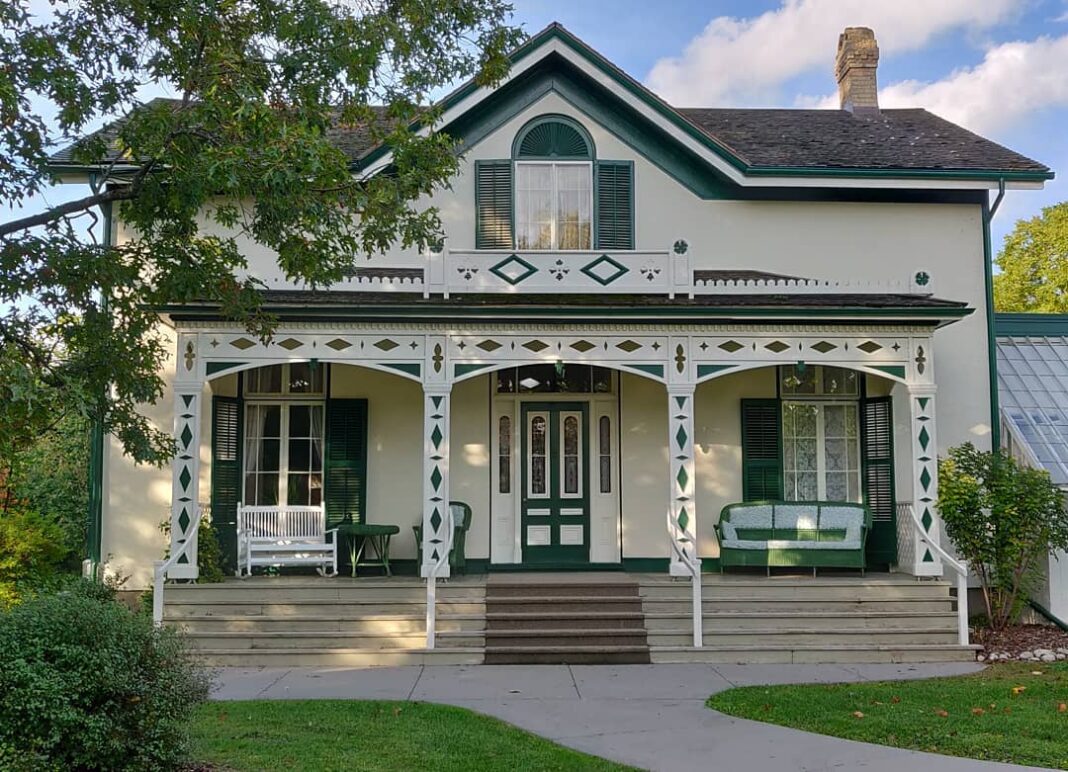 Bell Homestead receives two original Bell family portraits | BrantBeacon