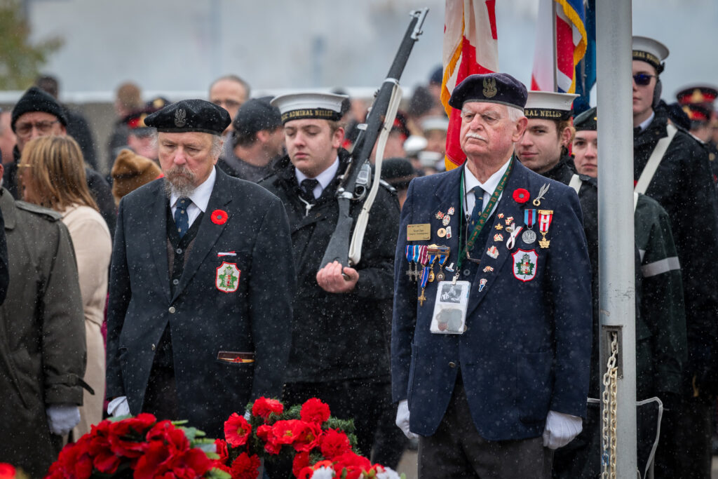 Hundreds honour veterans on Remembrance Day | BrantBeacon